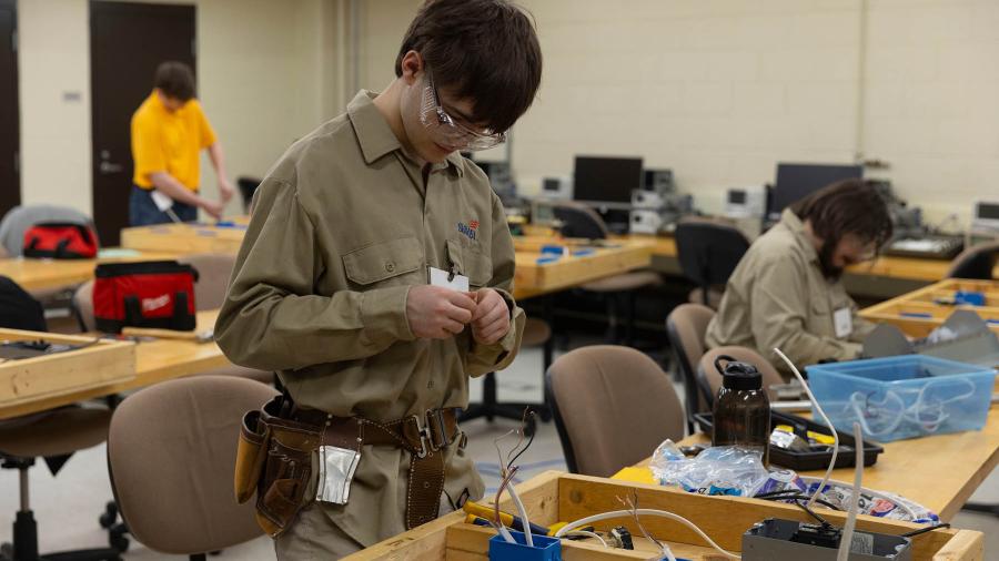 SkillsUSA brings more than 300 middle, high school students to UW-Stout for leadership ...